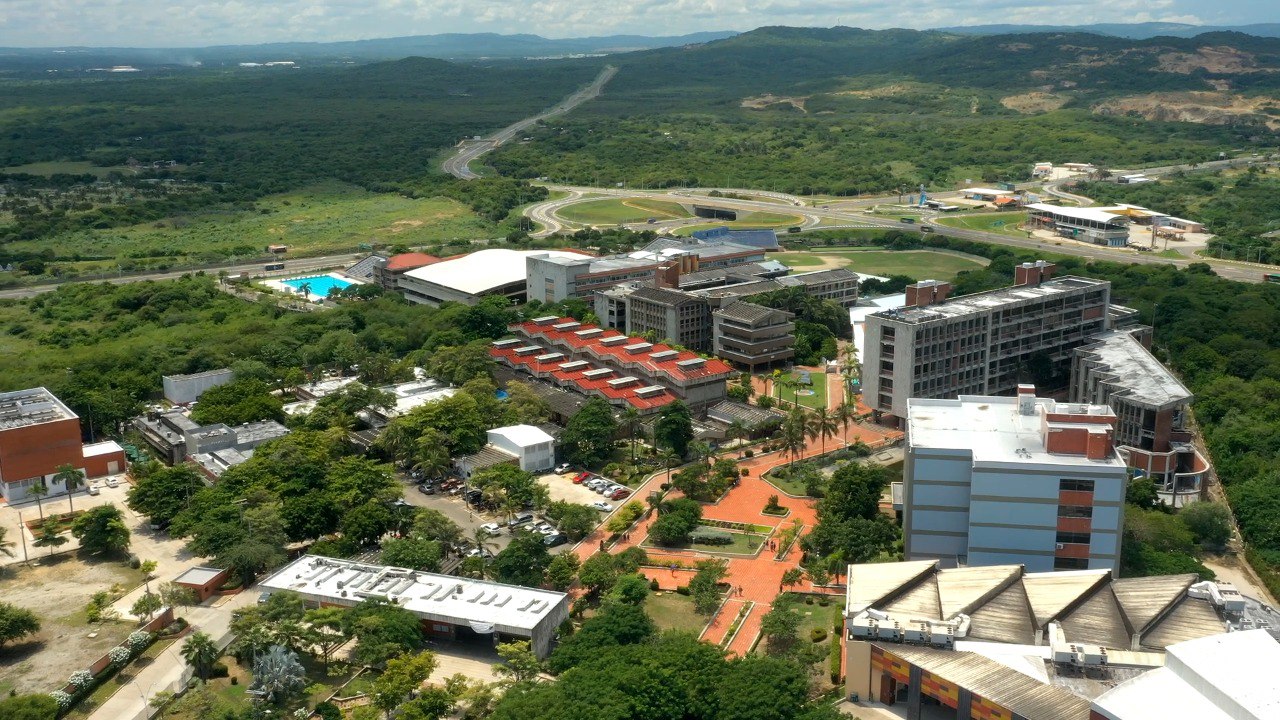 Convocatoria para ser beneficiario(a) de una beca en la Universidad Internacional de la Rioja ...